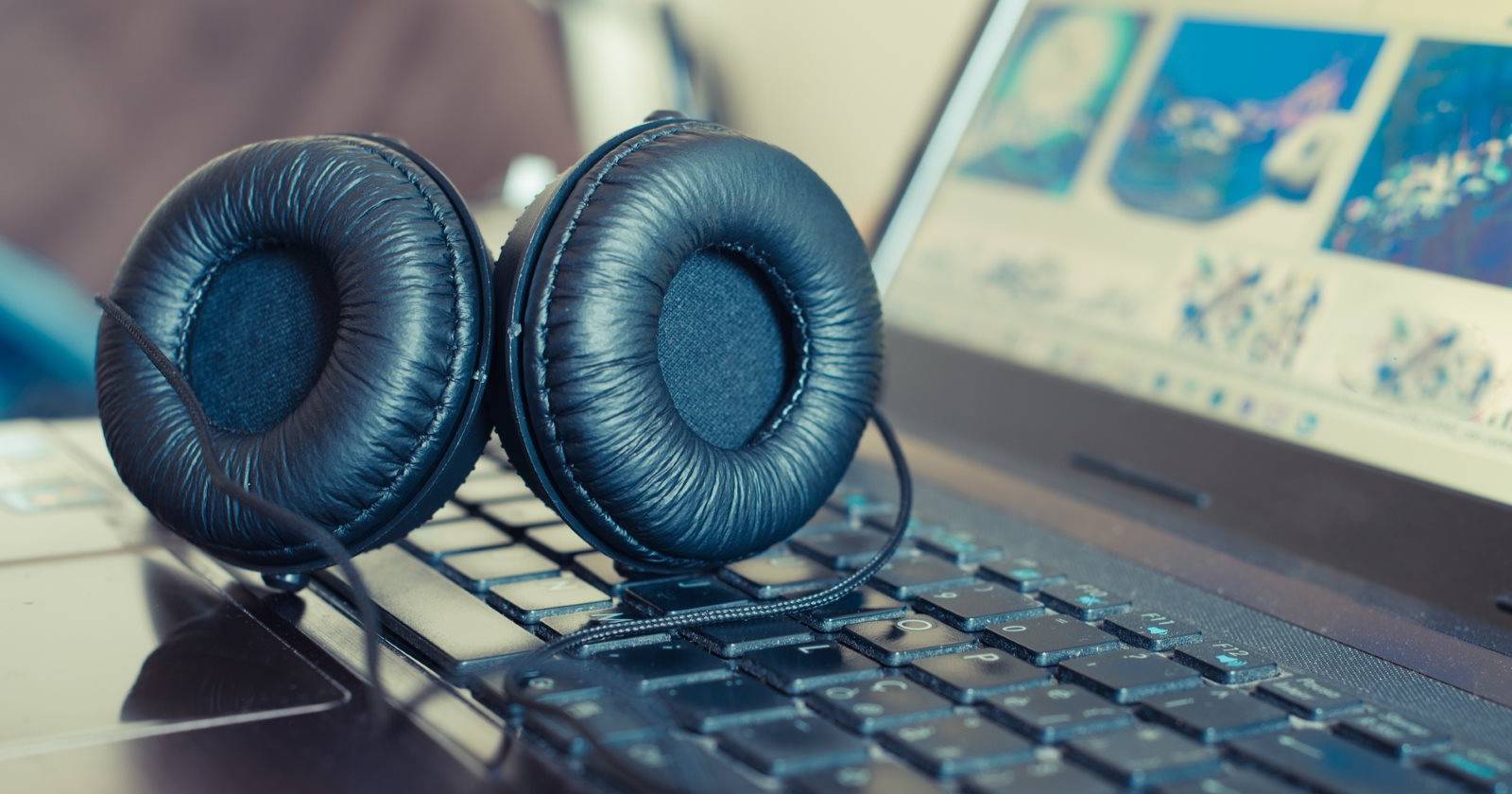 How to Automatically Mute Audio When Unplugging Headphones on Windows