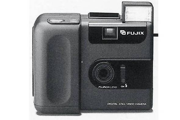 5 Things You Didn't Know About The First Digital Cameras