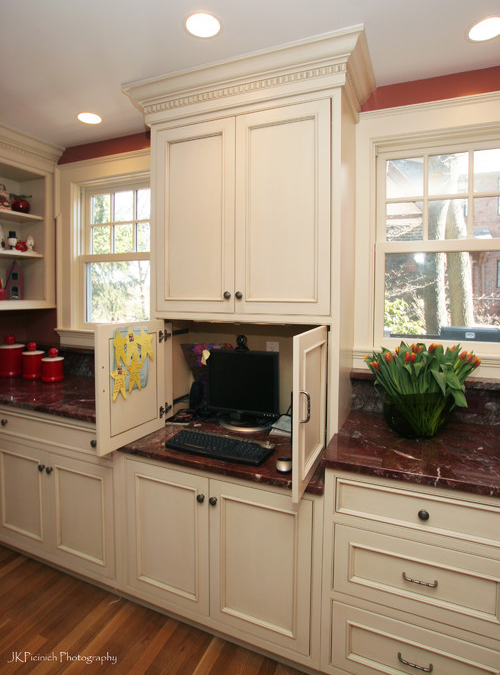3 Ways to Install a Computer in Your Kitchen