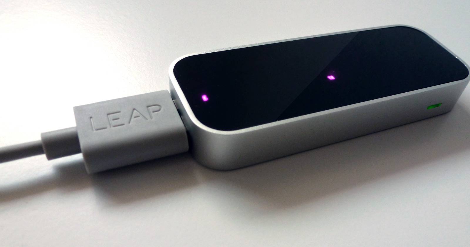 A Quick Tour of the Leap Motion Touchless Input Device