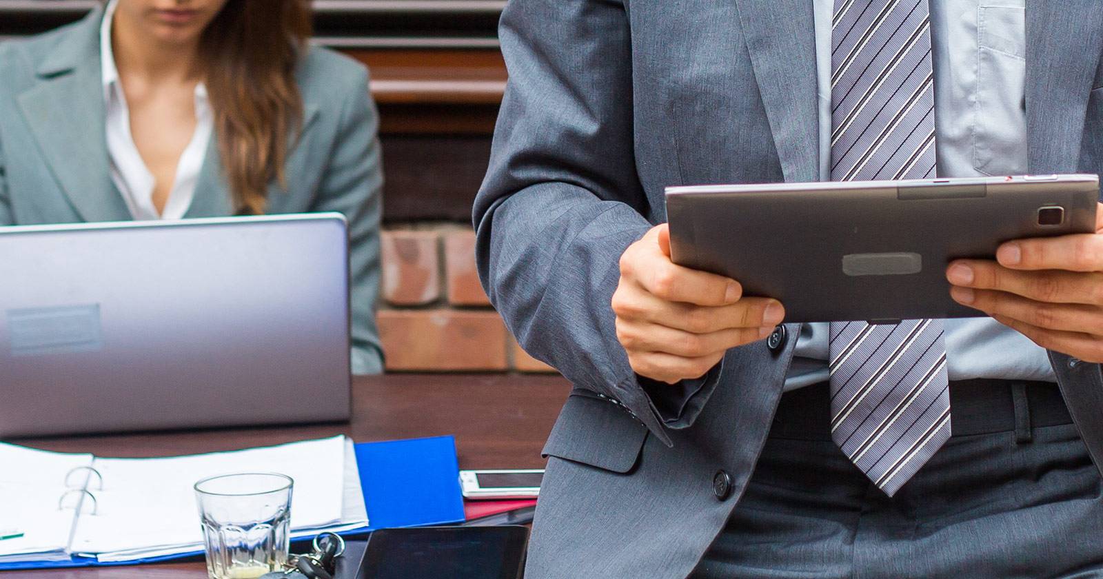 Which Is Best for Productivity: A High-End Tablet Or a Cheap Laptop?