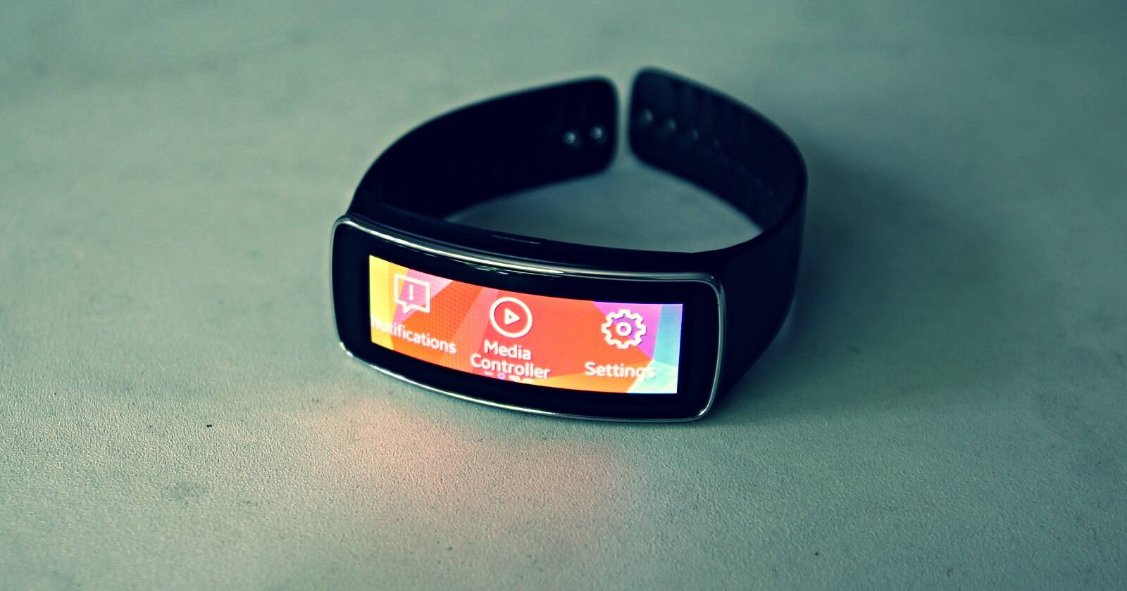 Samsung Gear Fit Smartwatch Review and Giveaway