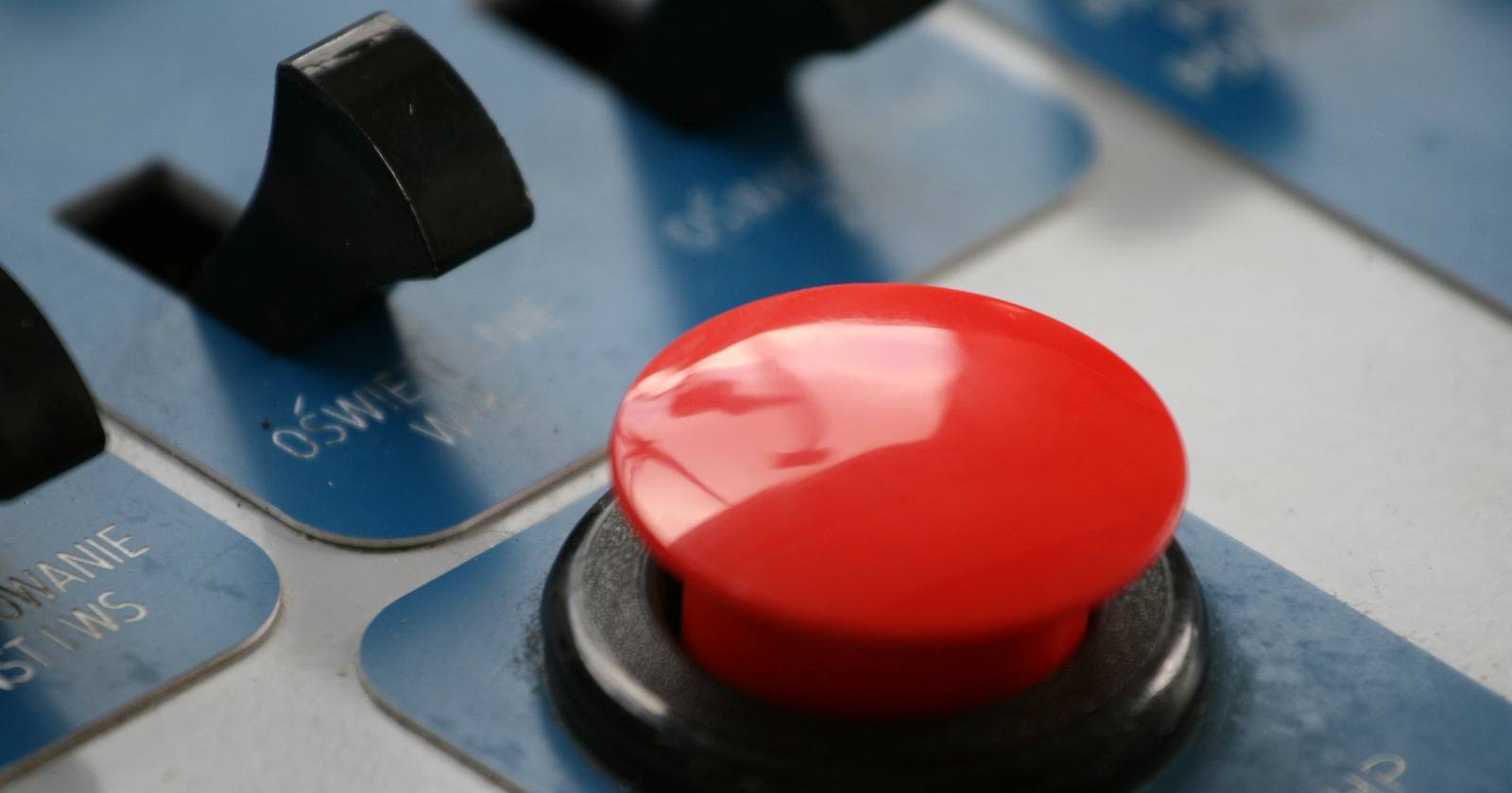 10 Websites Guaranteed To Press Your Buttons [Weird & Wonderful Web]