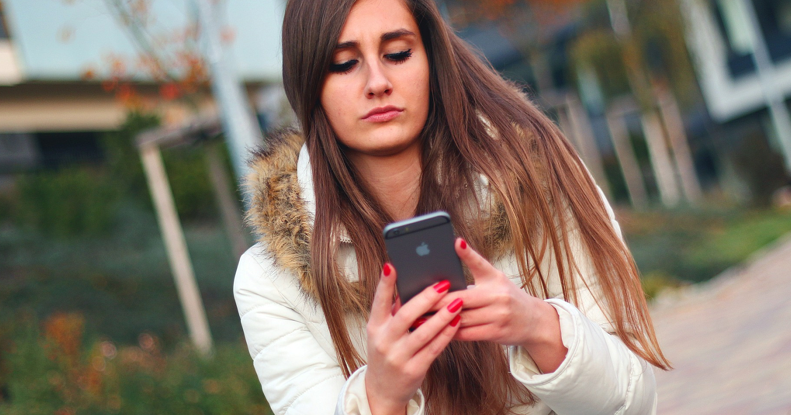 What Your Smartphone Is Doing To Your Body & Mind