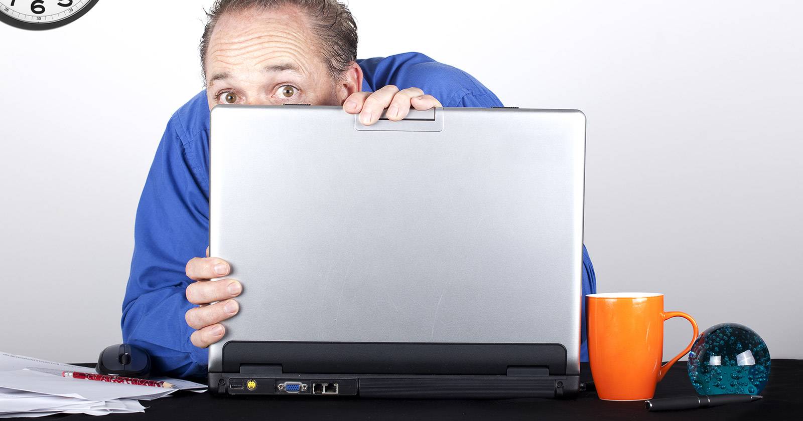 6 Ways to Take a Break and Slack Off While Looking Like You're Working