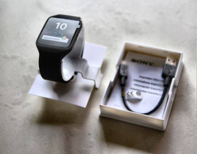 Sony SmartWatch 3 Review and Competition