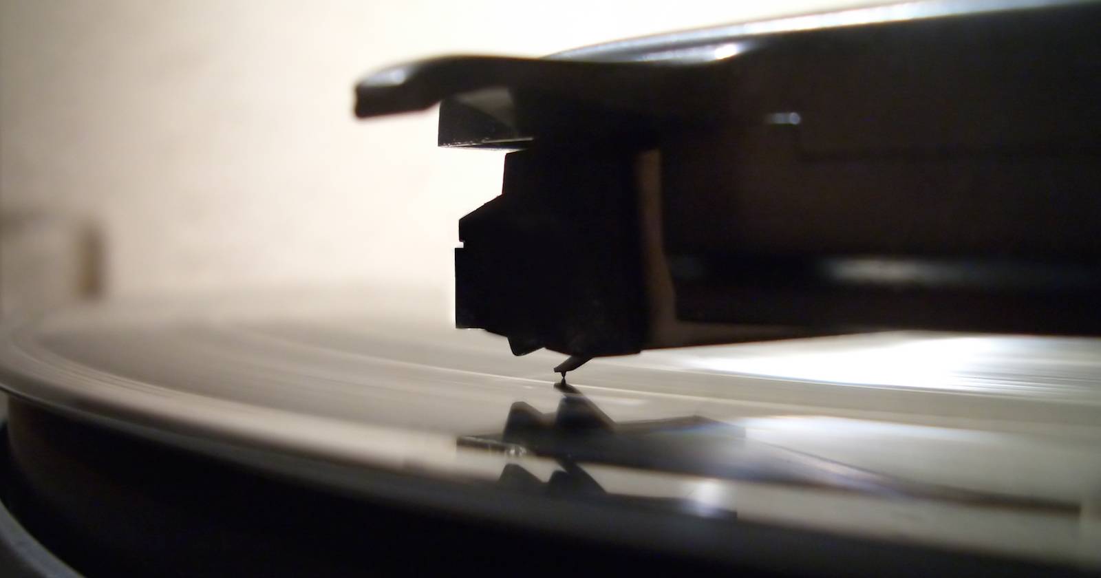 5 Reasons Why Vinyl Is Better Than Digital for Music Lovers