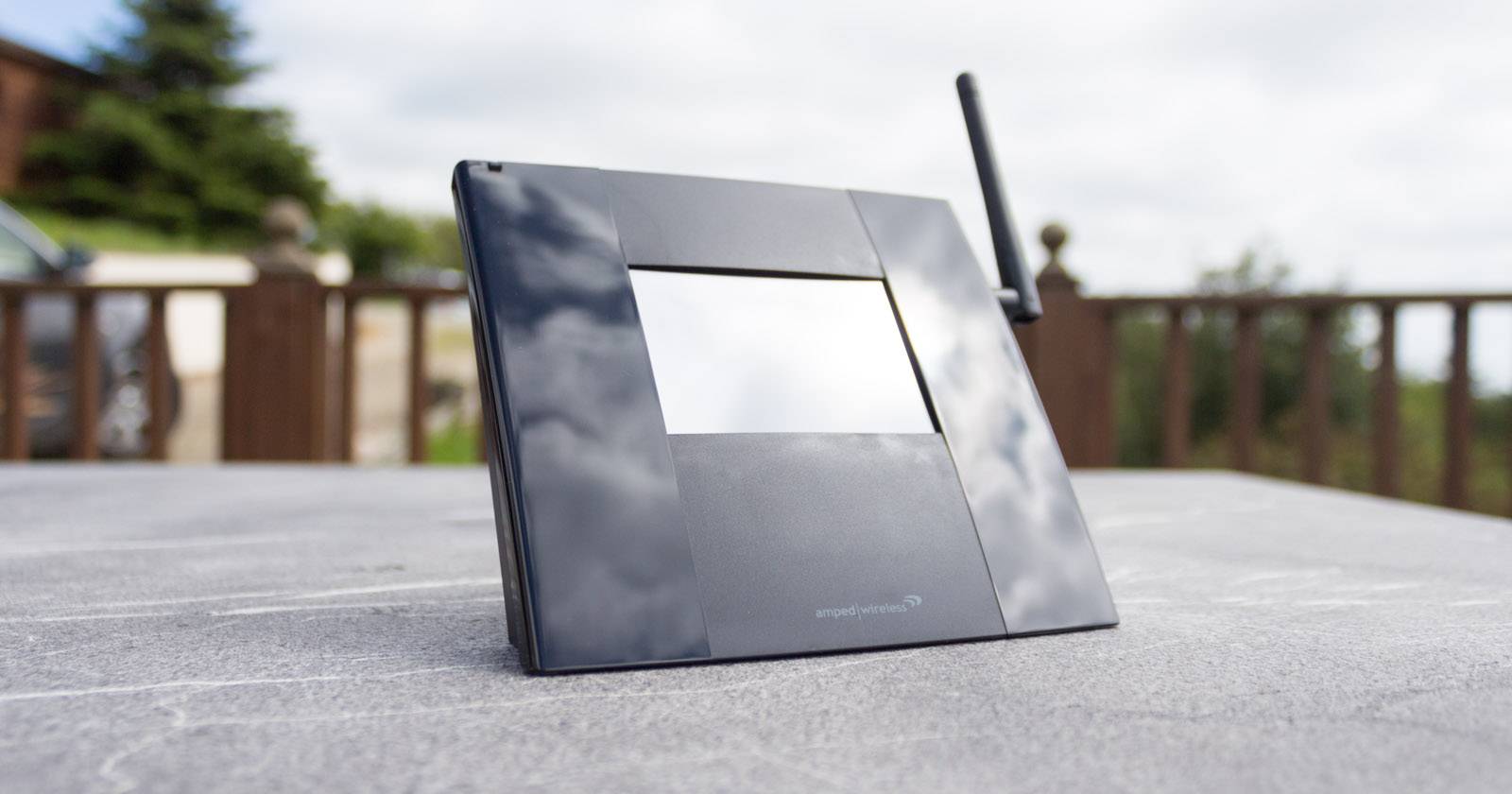 Amped Wireless TAP-R2 Touchscreen Router Review and Giveaway