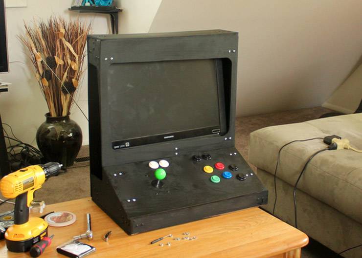 Weekend Project: Build a RetroPie Arcade Cabinet with Removable Screen