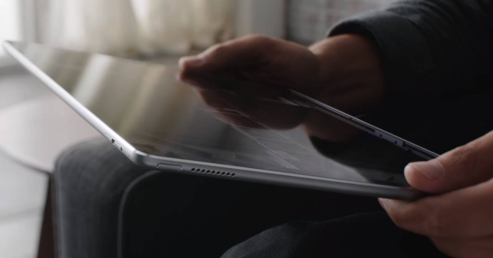 How to Grab Someone's Attention by Sending Full Screen Messages