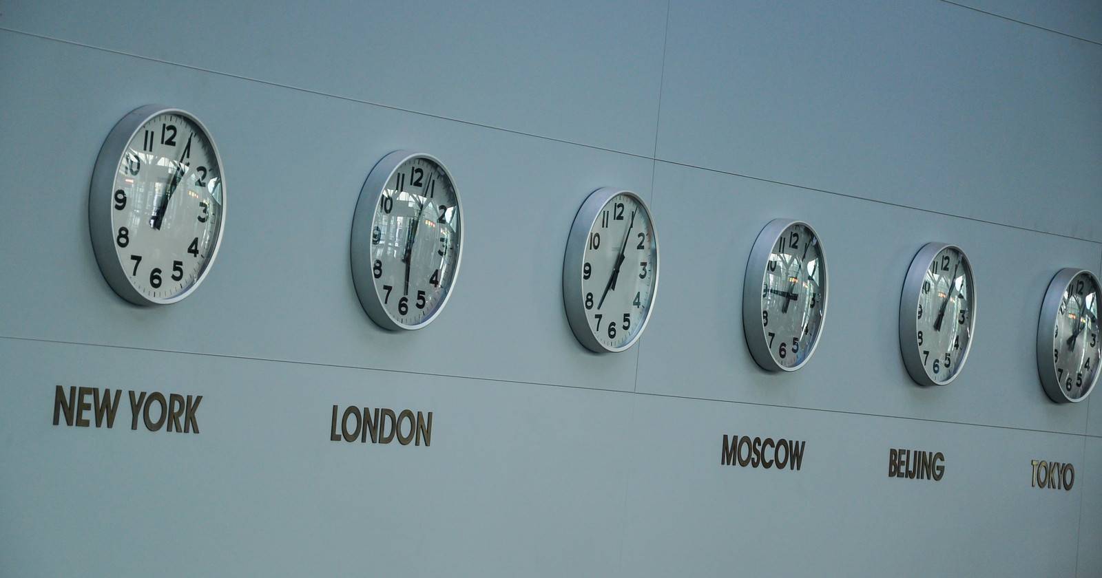 How to Display Multiple Time Zones in Windows 7, 8, and 10