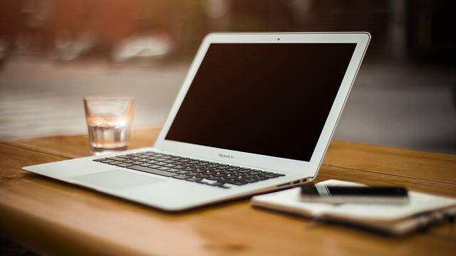 When's the Best Time to Buy & Sell Electronic Devices?