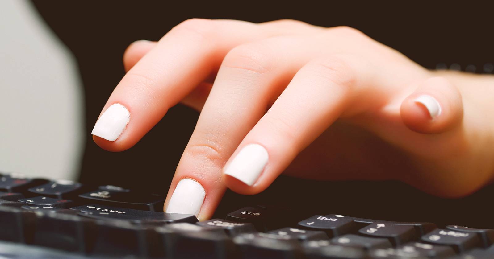 How to Pin Windows "Always on Top" Using a Keyboard Shortcut