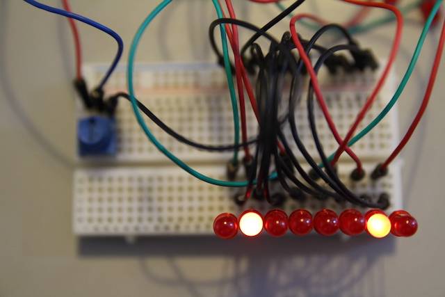 Make a Knight Rider LED Scanner with Arduino