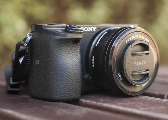 Mirrorless to Impress: Sony A6300 16-50mm Kit Review