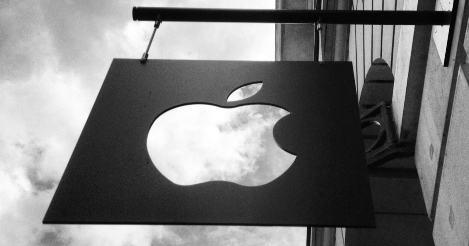 Apple Finally Gives Something Away for Free