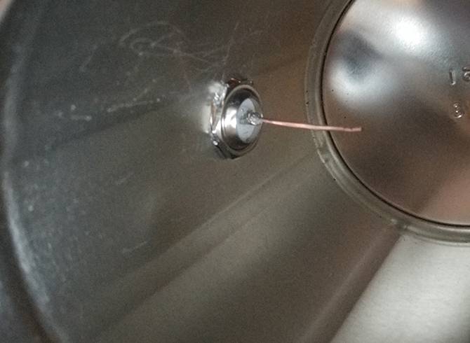 How to Make a Wi-Fi Antenna Out of a Pringles Can