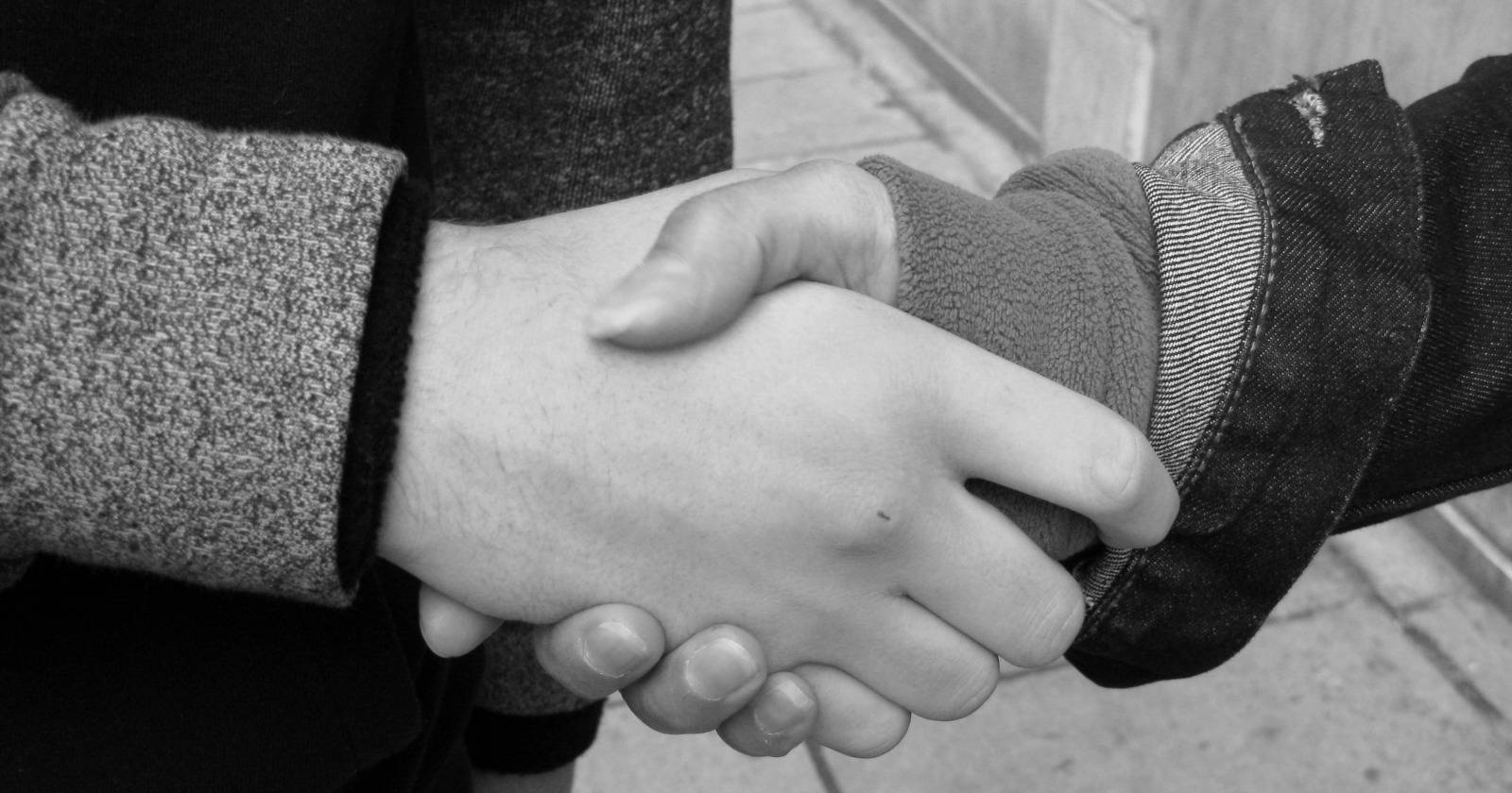 Facebook Now Helps You Make Friends With Strangers