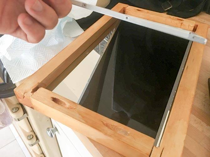 How to Turn an Old Laptop Screen Into a Magic Mirror