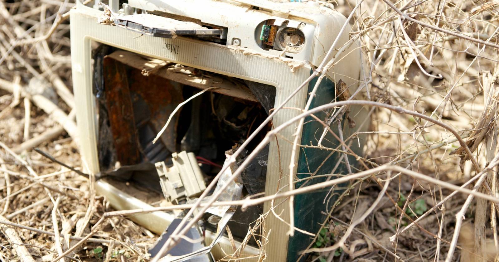 The Old CompuServe Forums Are Shutting Down