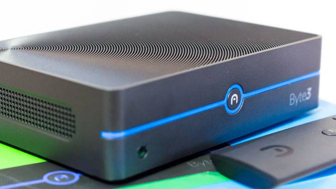 Azulle Byte 3 Review: This Tiny, Fanless Mini PC Does Everything