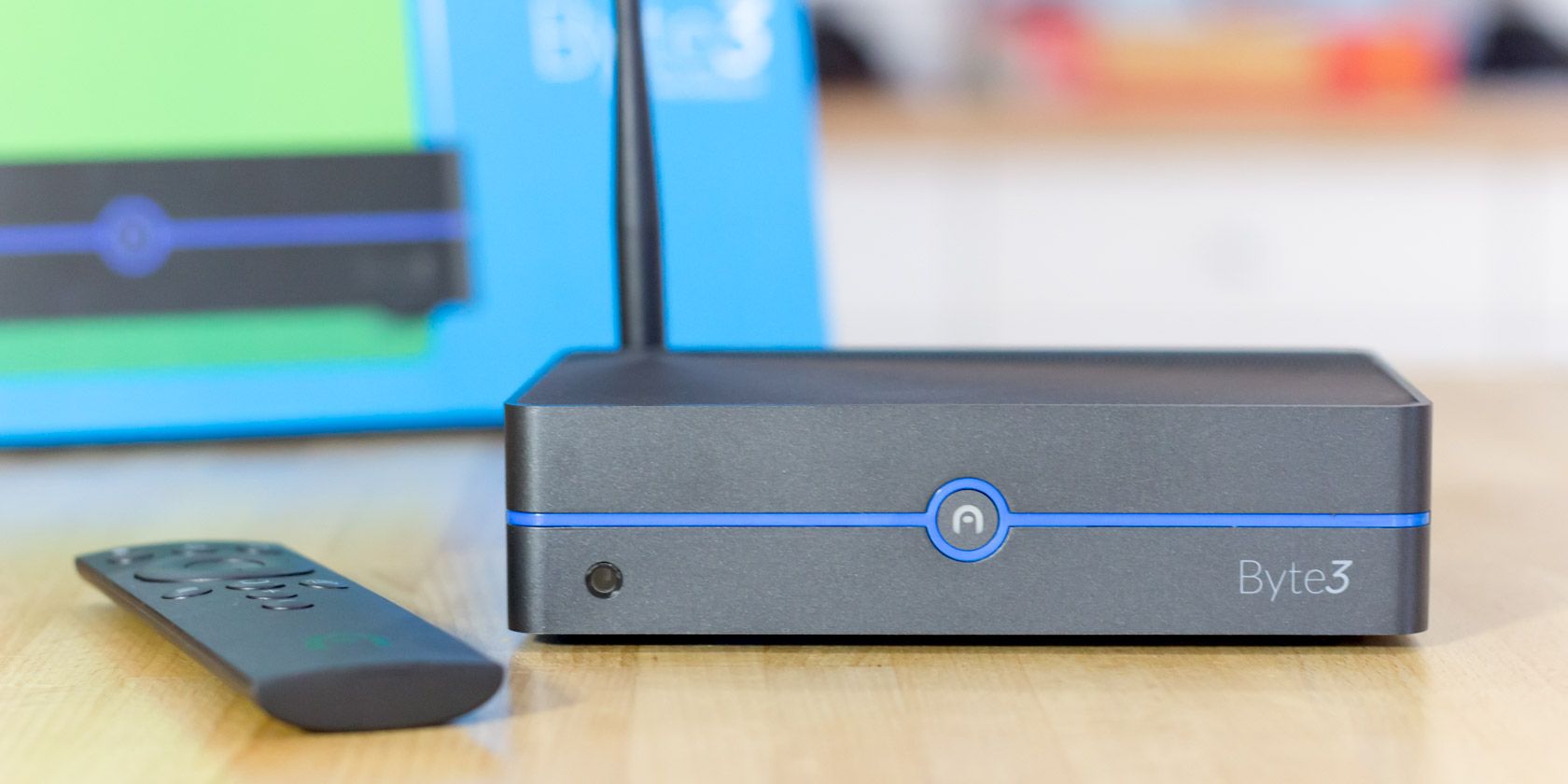 Azulle Byte 3 Review: This Tiny, Fanless Mini PC Does Everything