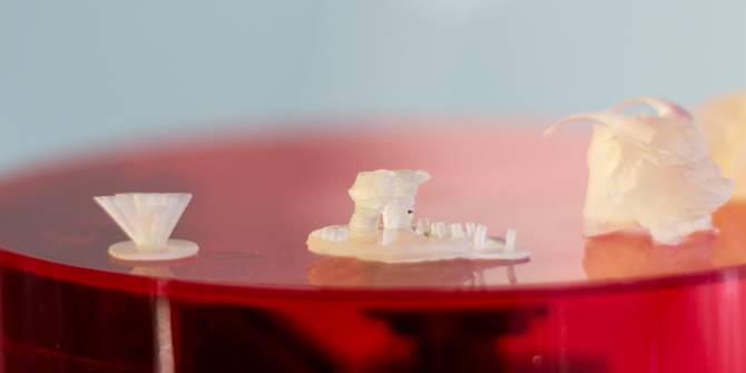 SparkMaker Review: A Revolutionary $300 Resin 3D Printer... But It ...
