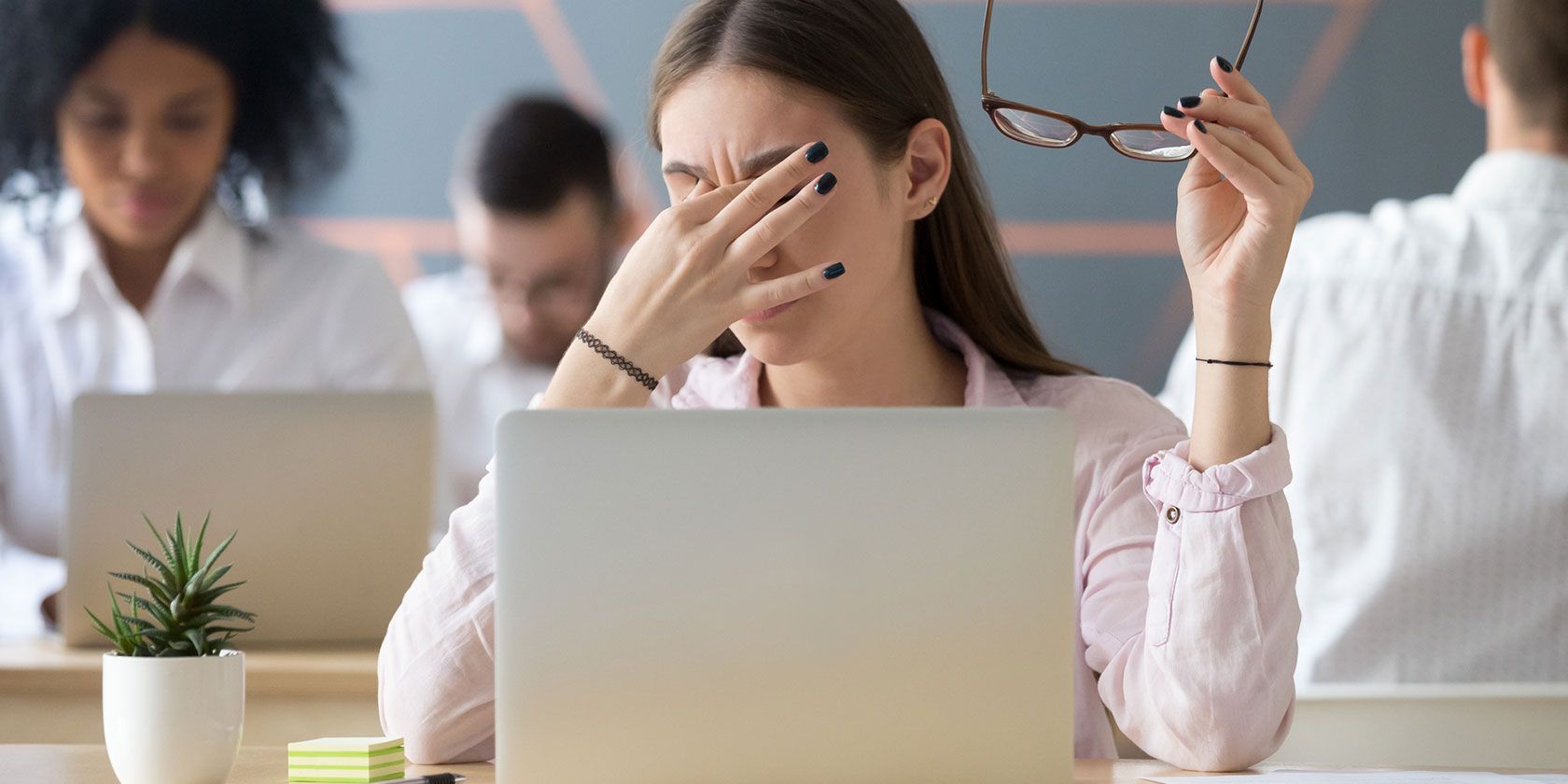 12 Tips for iPhone Eye Strain and Eye Protection During Use