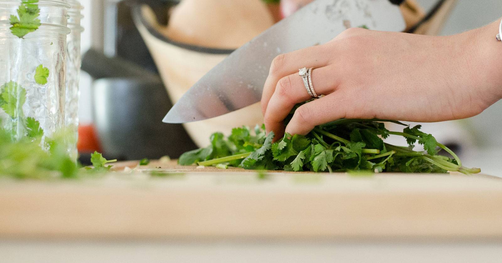 5 Food Apps and Sites to Cook Delicious and Healthy Meals for Beginners