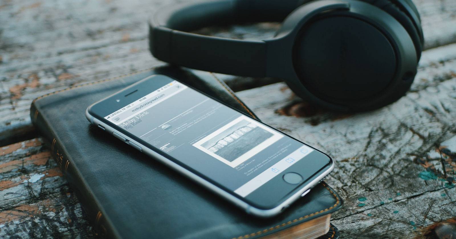 The 12 Best Free Audiobooks From Loyal Books You Should Listen To
