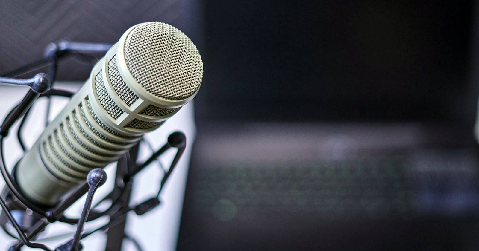 How to Create a Podcast Cover Using Photoshop