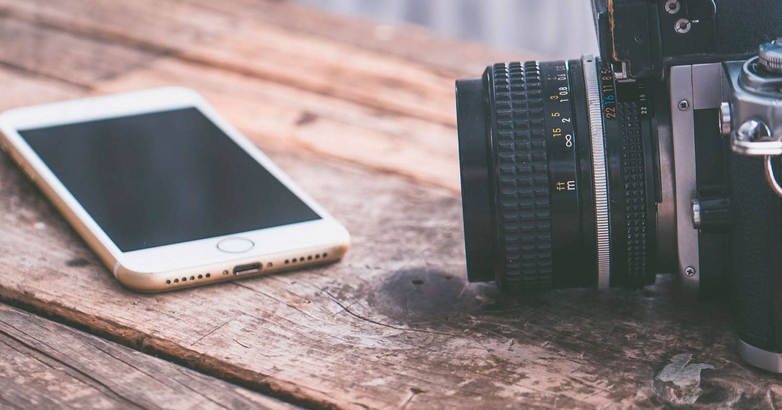 6 Essential Apps for Photographers on Android and iOS