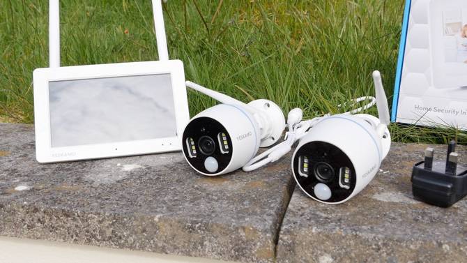 Watch Everything, All The Time: Yeskamo Wireless CCTV Floodlight Camera ...