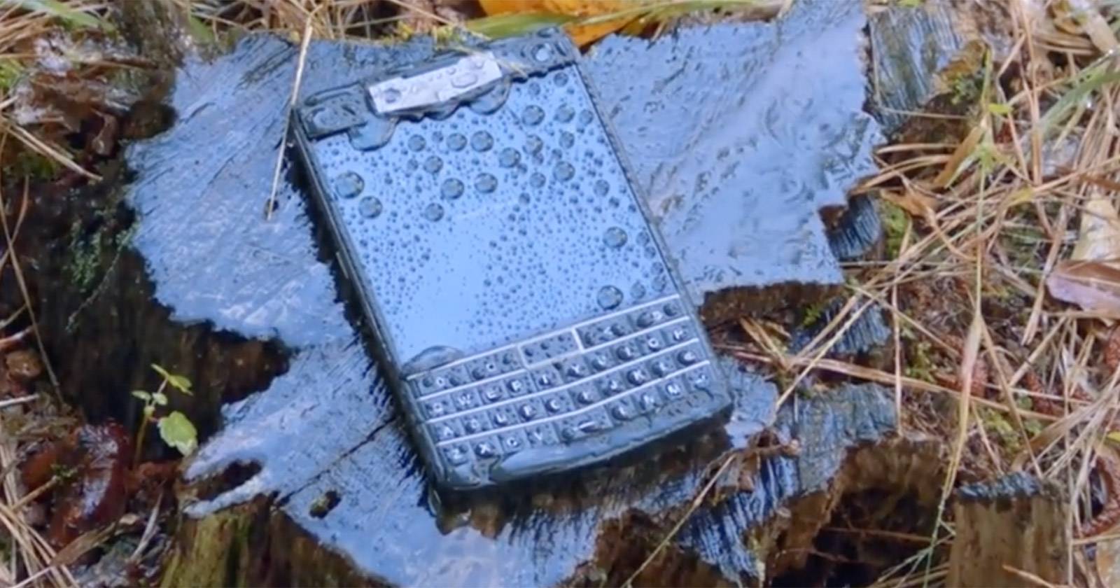 The Rugged Titan Smartphone Has a Physical QWERTY Keyboard