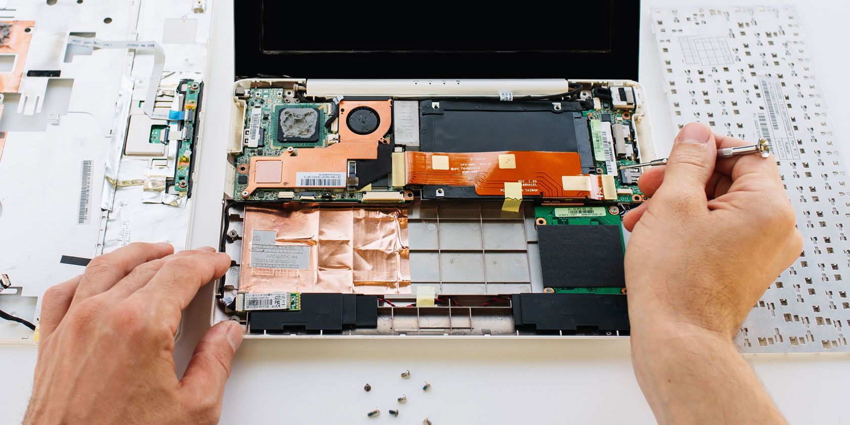 6 DIY Laptop Kits and Projects to Build Your Own Notebook