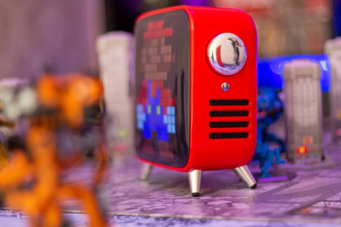 The Tivoo Max is a Retro Pixel Art Display That Doubles as a Thumping ...