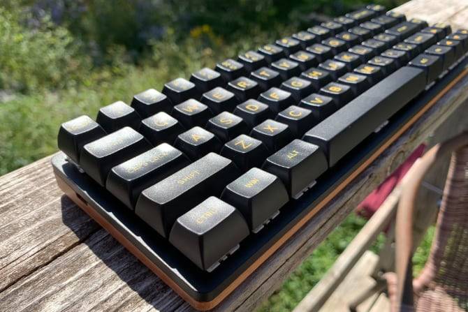 Woo-dy is a Classy Mechanical Keyboard With a Neon Wild Side