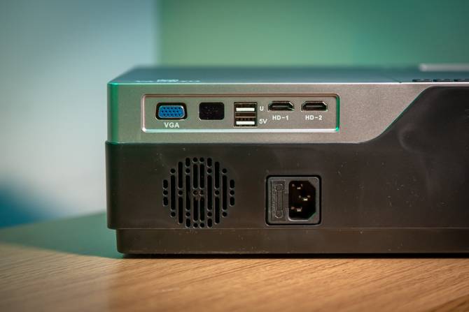 Vankyo V600: Budget Priced Projector That's Brilliant and Bright