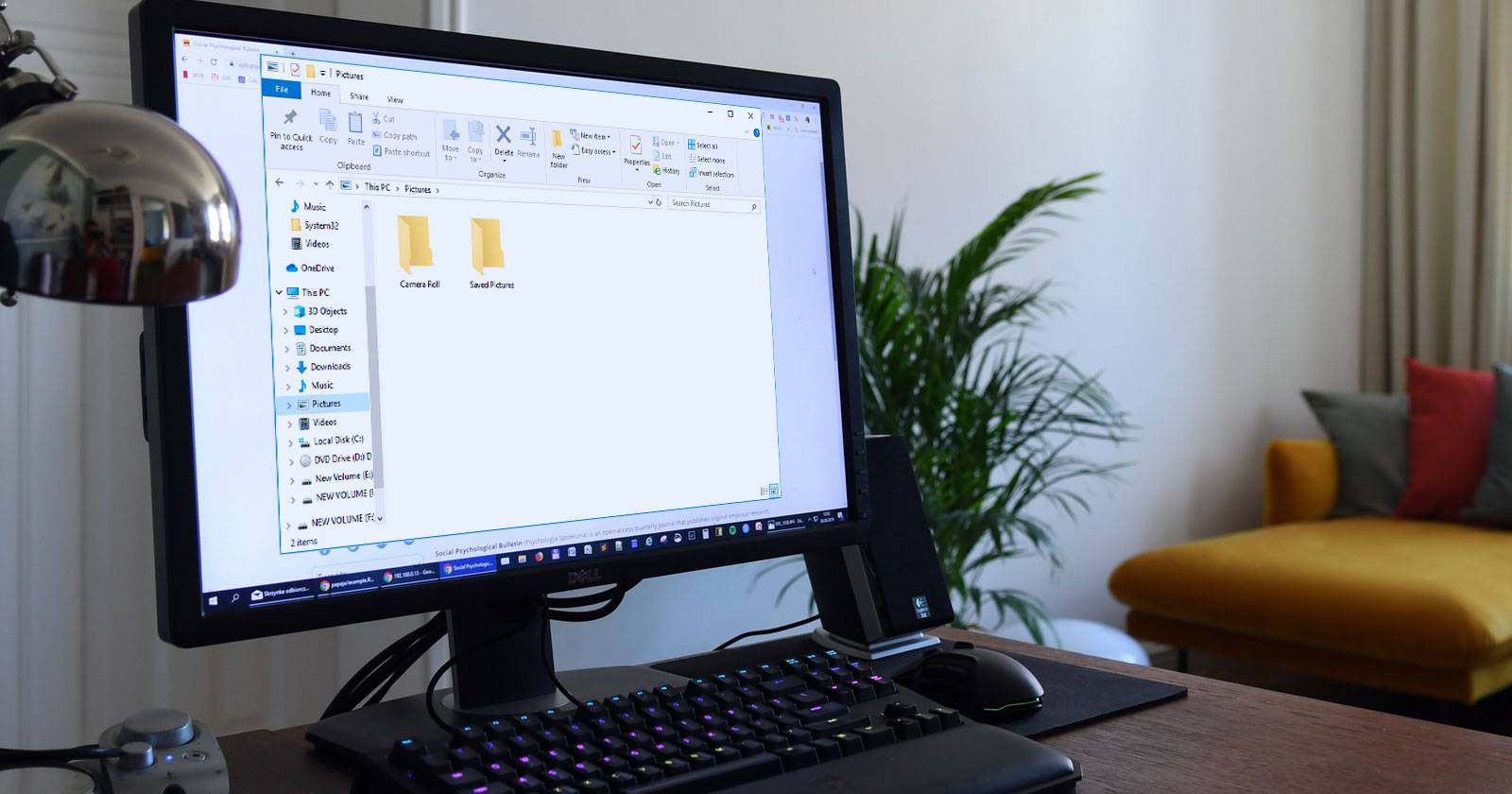 How to Delete the Camera Roll and Saved Pictures Folders in Windows 10