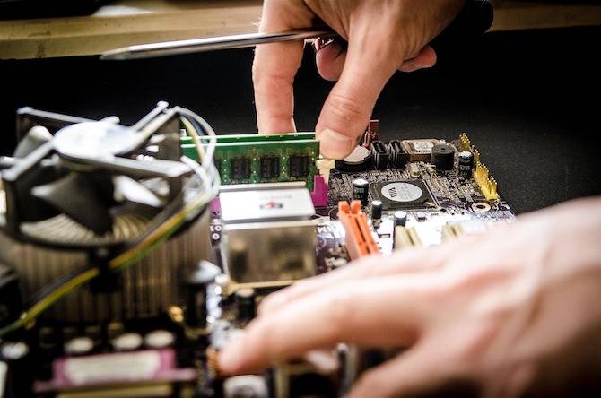 What Is an APU? The Accelerated Processing Unit, Explained