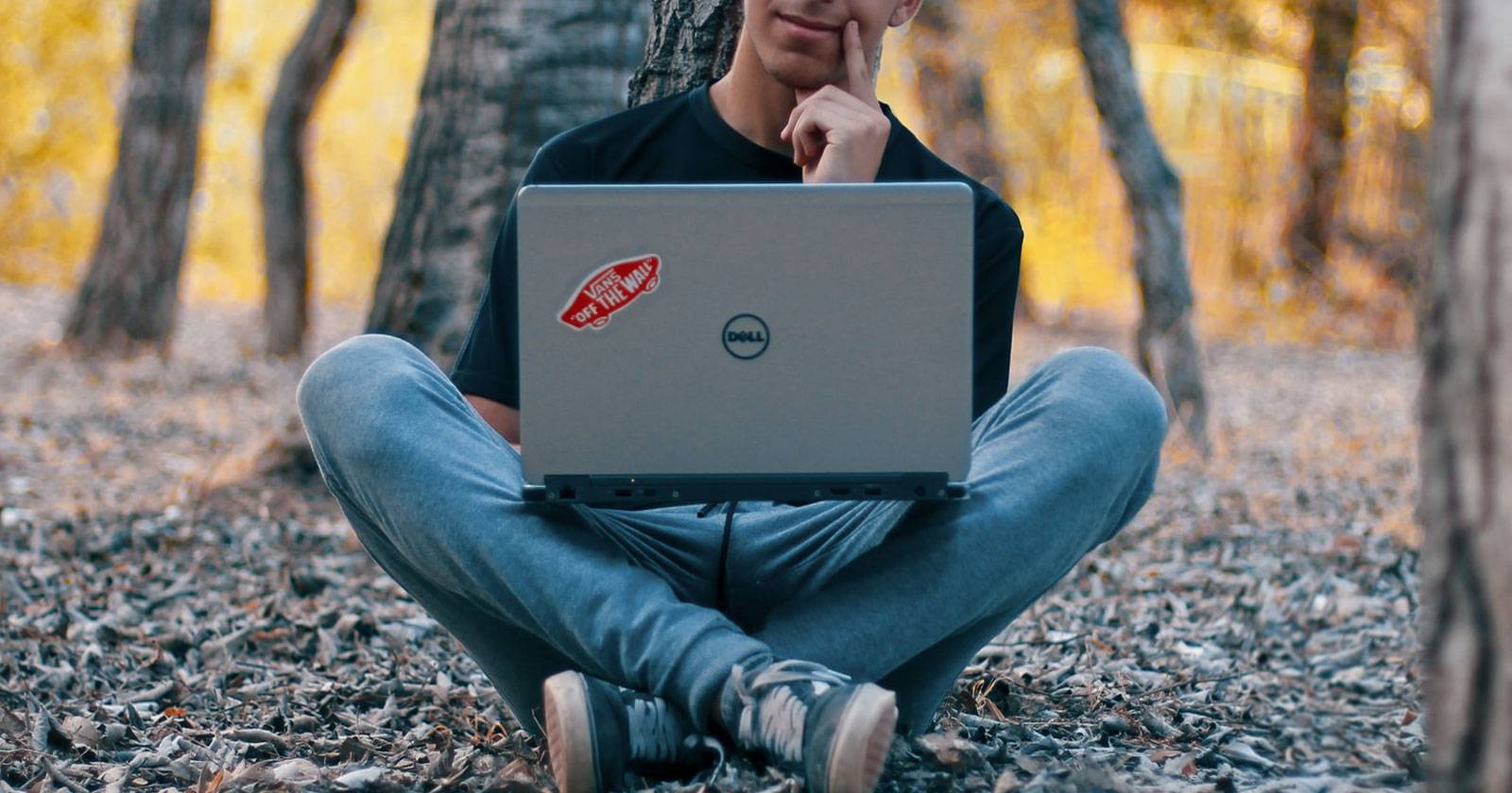 Dongles vs. Portable Hotspots: Mobile Internet Devices Explained