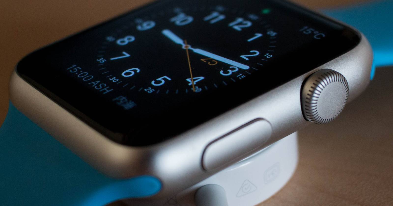 How to Charge the Apple Watch