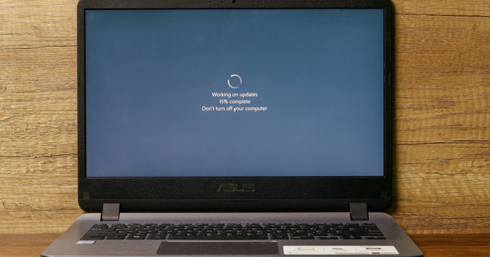 Microsoft Is Forcing Its Users To Update Windows