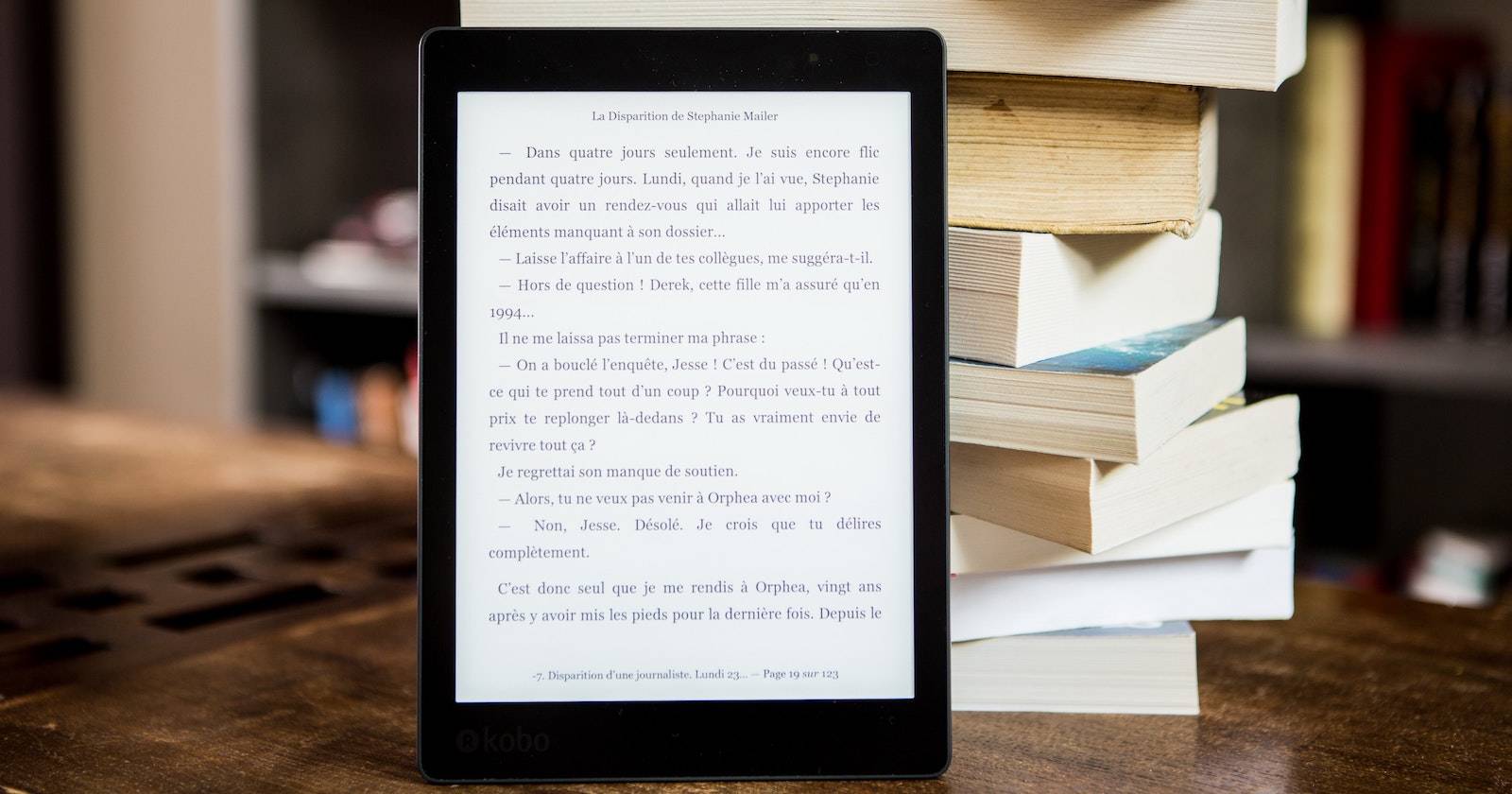 Physical Books vs. Ebooks: Why You Should Still Read Both