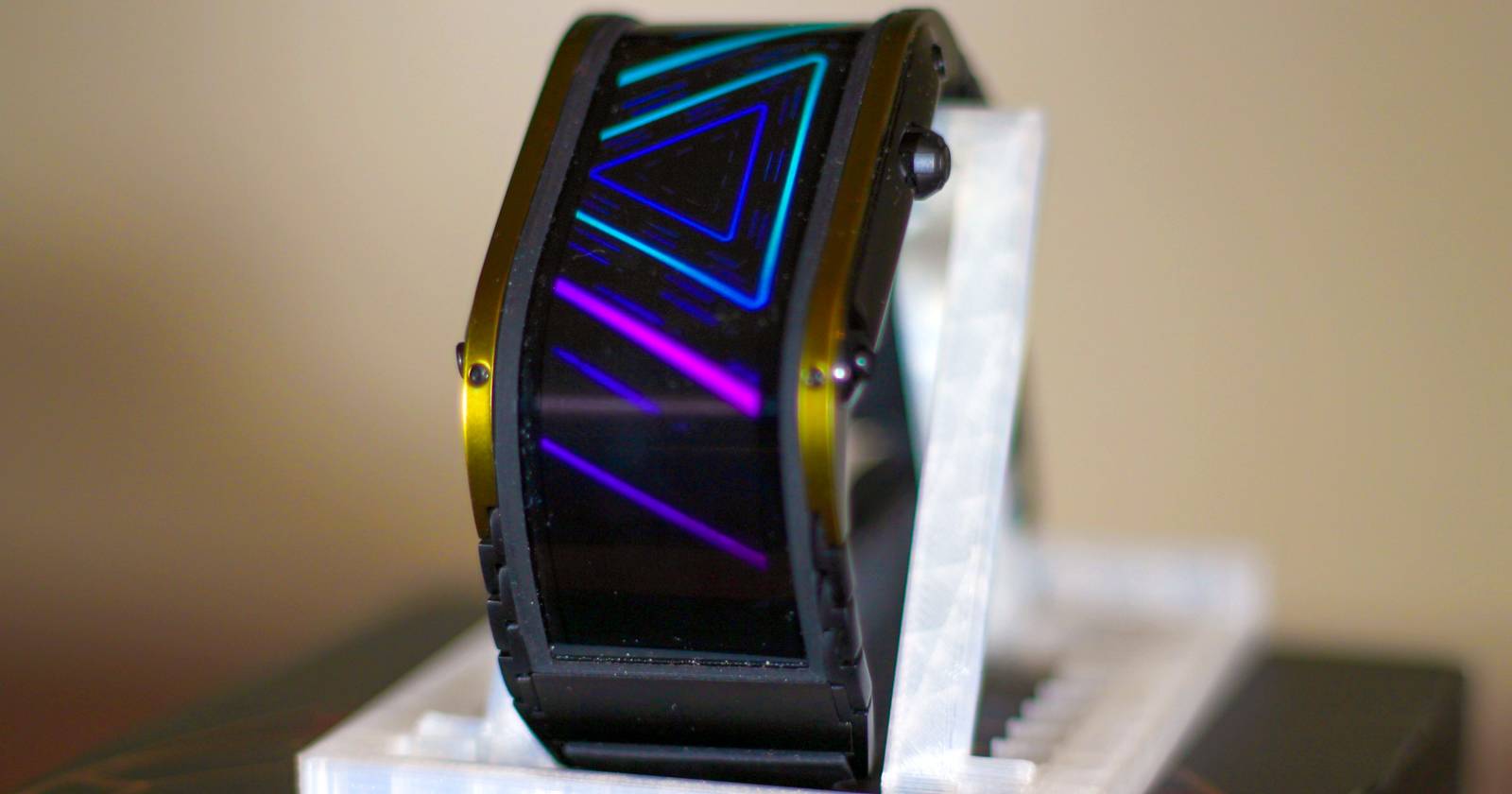 Nubia Watch Review: A Futuristic Smartwatch Stuck in the Past
