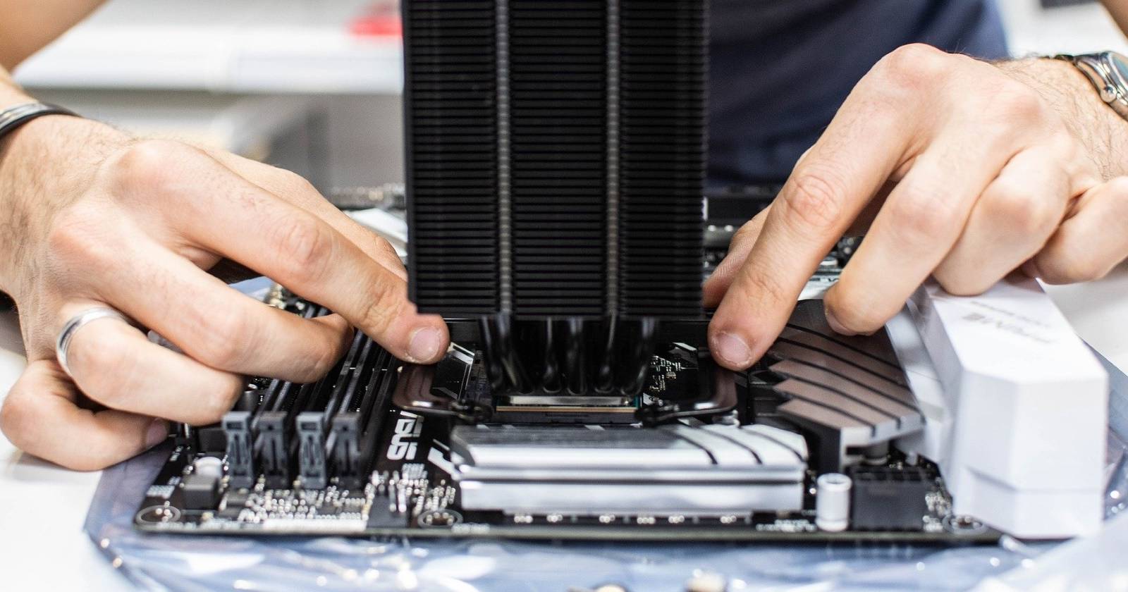 8 Common PC Building Mistakes Beginners Make—and How to Avoid Them