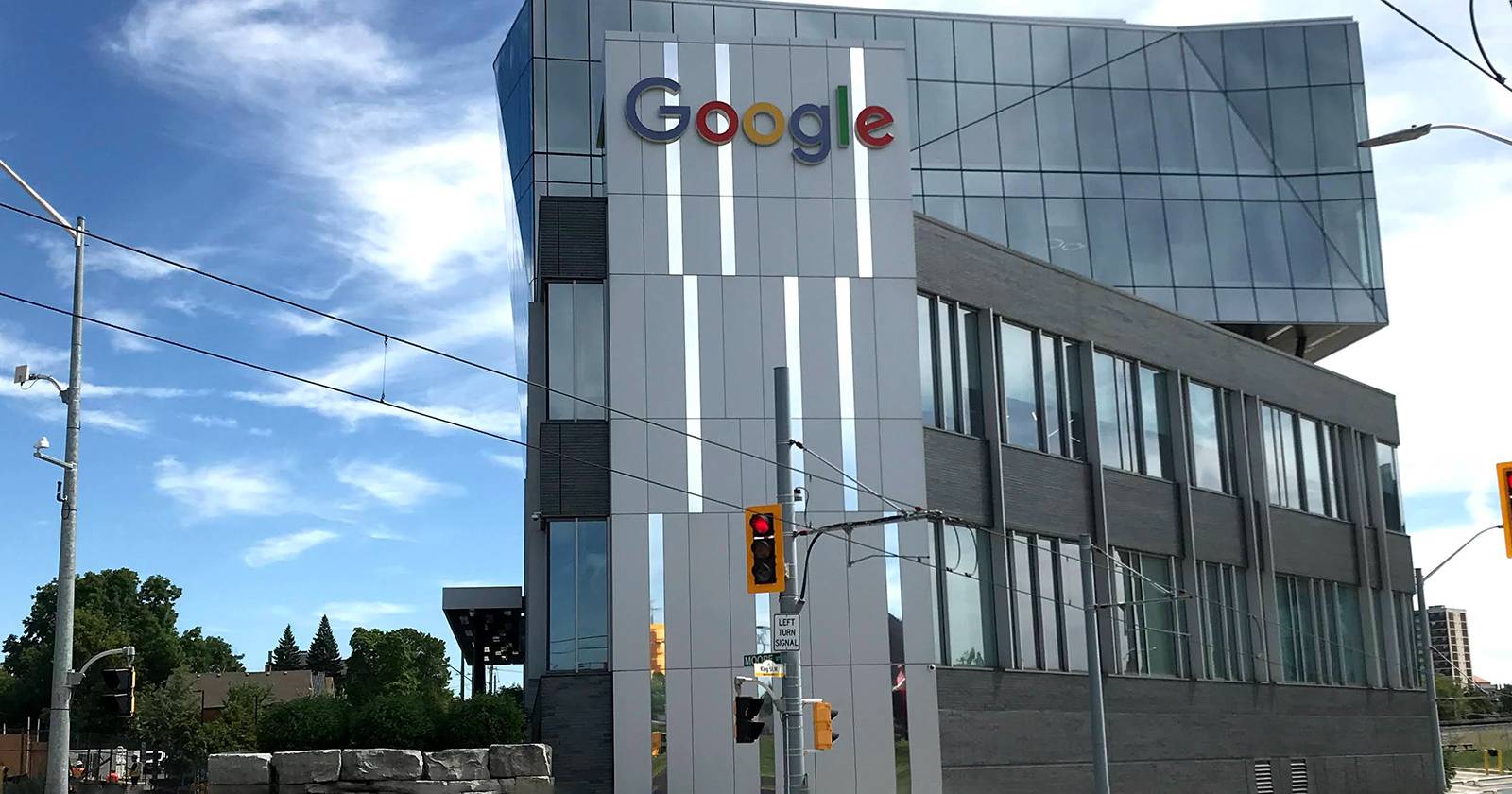 Report: Google Might Make Its Own Folding Phone With Samsung Displays
