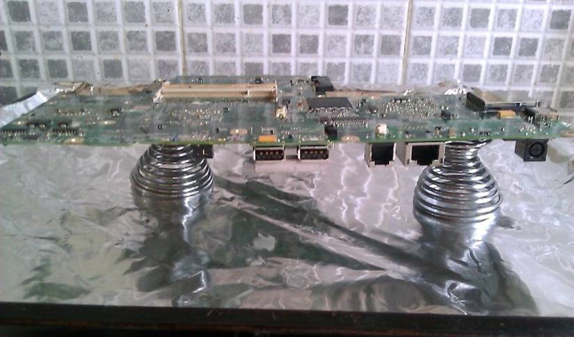 9 Ways to Recycle Old Computer Motherboards