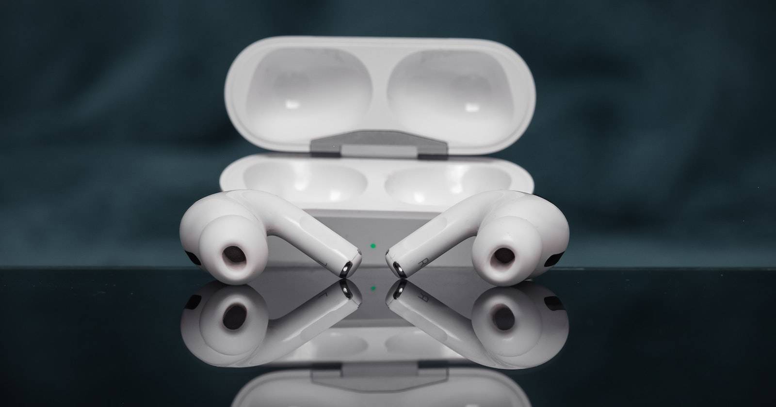 Apple Store Customers Can Once Again Try On AirPods Before Buying