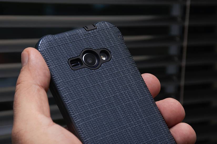 How to Convert Your Smartphone Into a Street Photography Camera